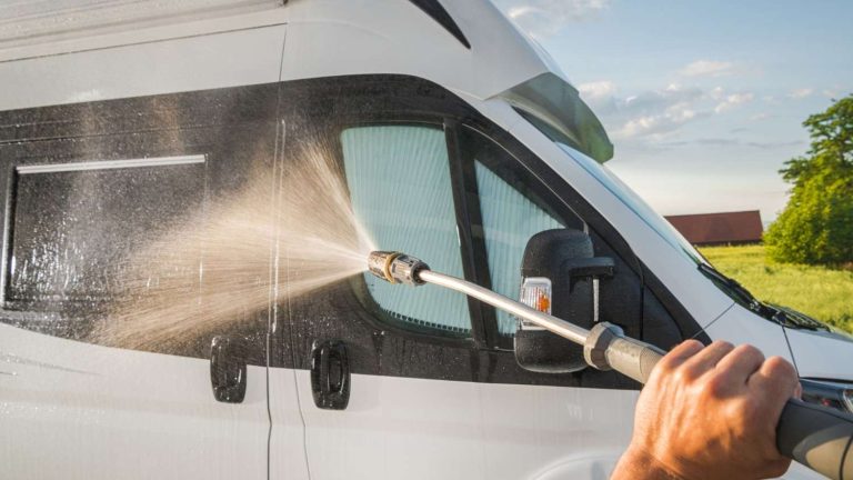 Panduan Lengkap Alat Cuci Mobil: Dari Jet Cleaner hingga Kain Microfiber